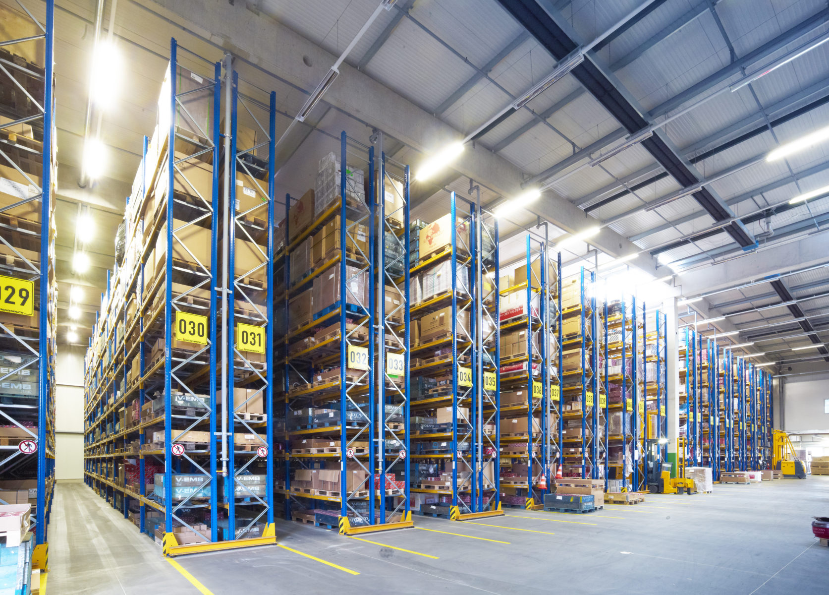 Distribution logistics - simply explained | Lufapak Lexicon